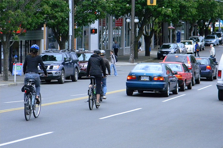 基于yolov8深度学习的智慧交通非机动车交通违规行为自动检测系统pyqt5界面数据集训练代码 中猿创新 7zcode
